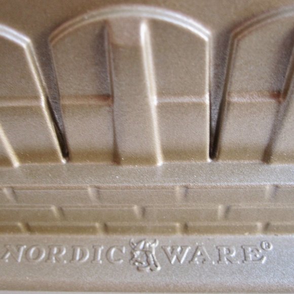 Nordic Ware | Kitchen | Nordic Ware Gingerbread House Cake Pan Bundt ...